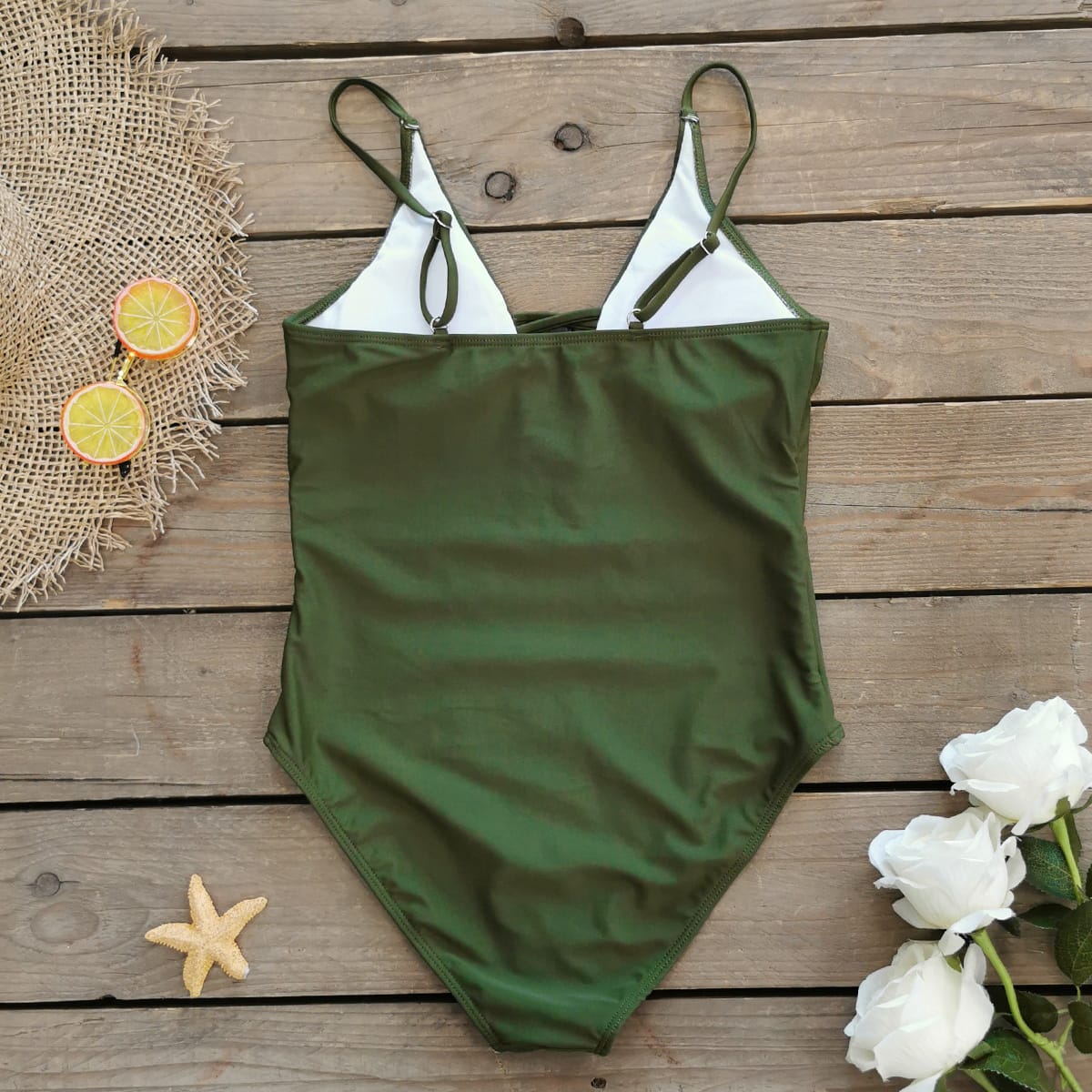 Monokini con cuello en V profundo color verde musgo – Sol and Beach
